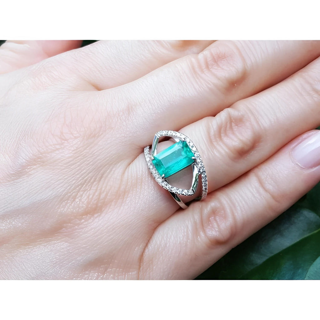Rectangular Emerald-cut Emerald Ring Split Shank 14K