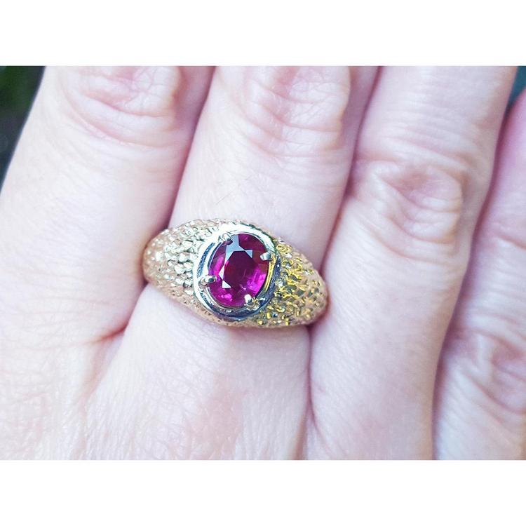 Men's Natural Burma Ruby Ring 2.02 Carats Solitaire Oval cut 18K