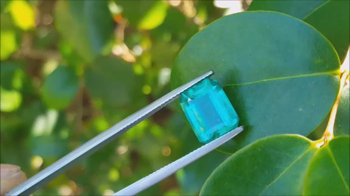 4.18 ct. Loose Colombian emerald for Sale in USA